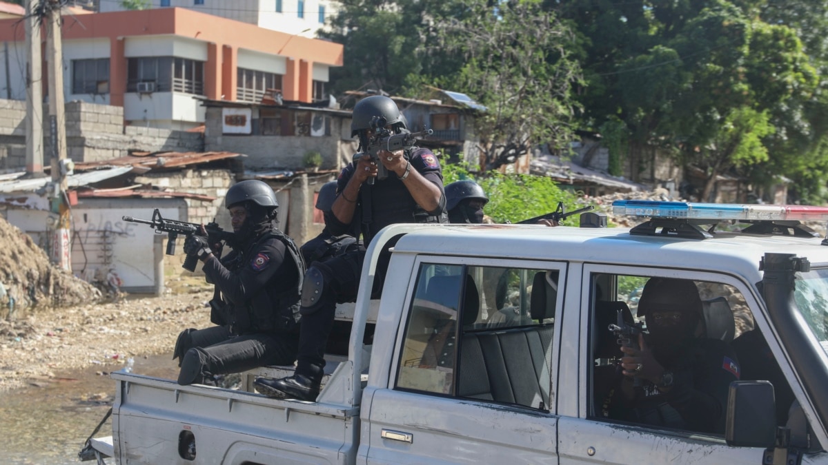 Lapolis Fouke 4 Sitwayen Baameyen pou Trafik Dwòg