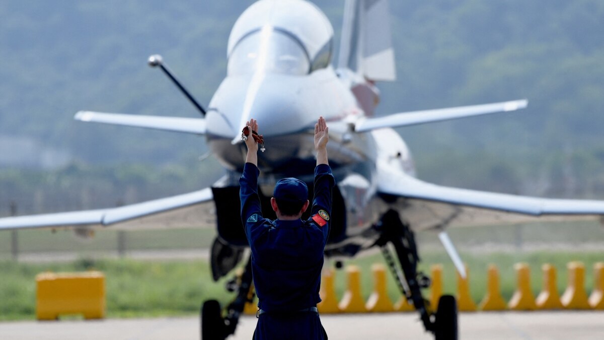 Pakistan Confirms Buying Chinese Jets to Counter India’s Rafale Aircraft