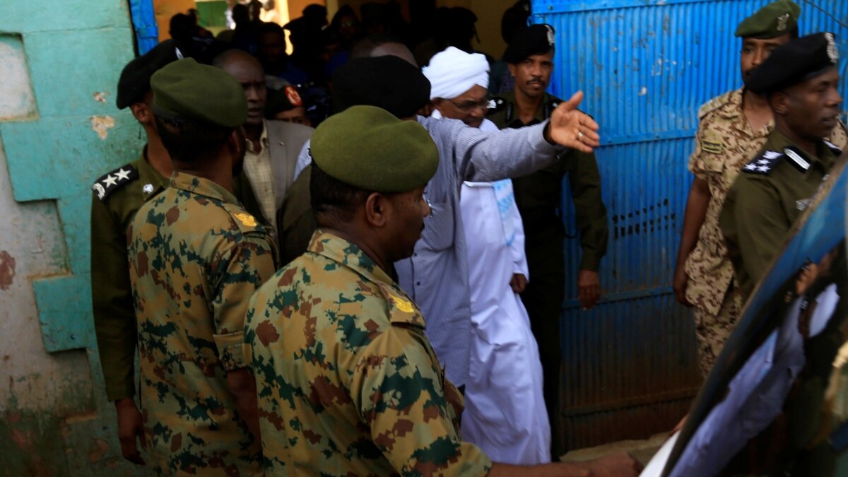 Sudan's Bashir Appears in Public for First Time Since Ouster