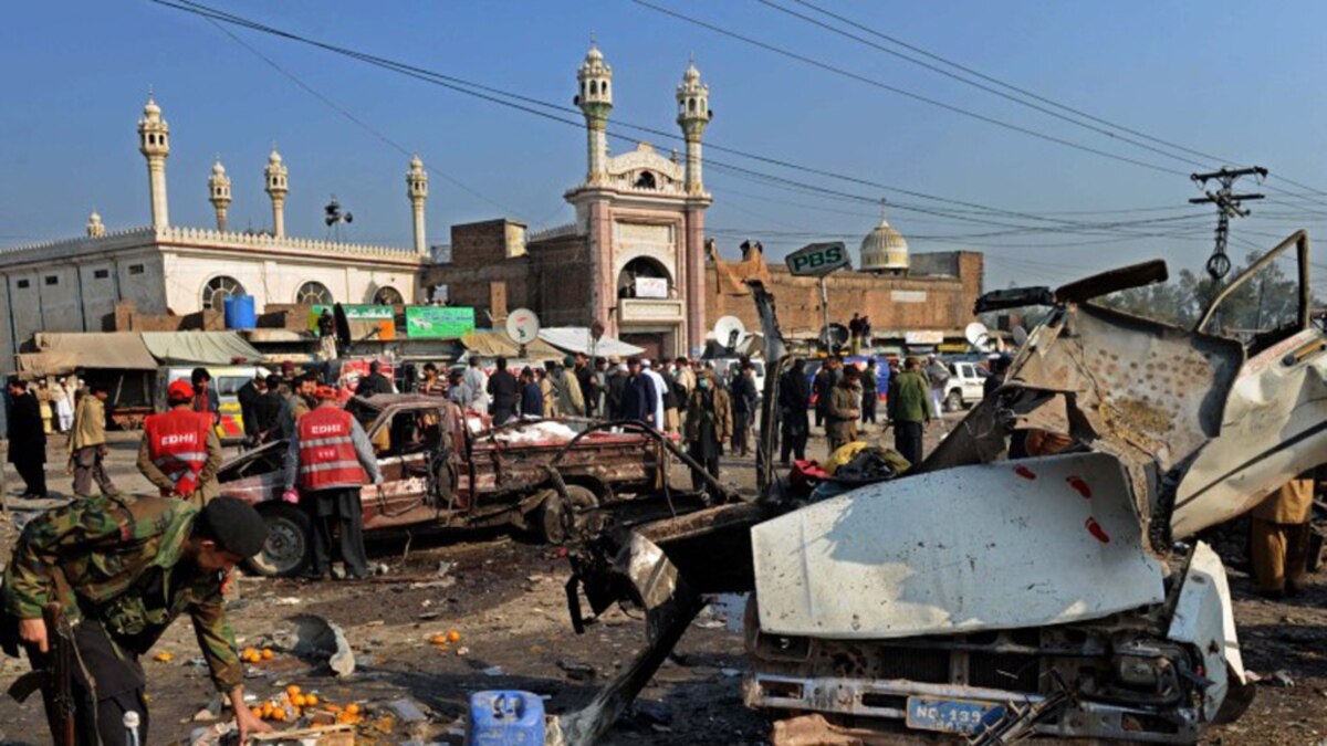 Bomb Blast Hits Pakistan's Khyber Region