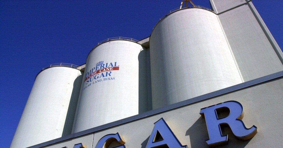 US Sugar Refineries Hike Prices as Supplies Tighten