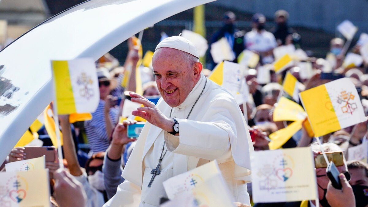 Pope Visits Roma in Slovakia to Show Inclusion