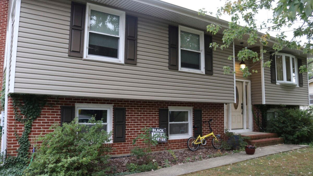 Navy Nuclear Engineer Charged with Trying to Pass Secrets