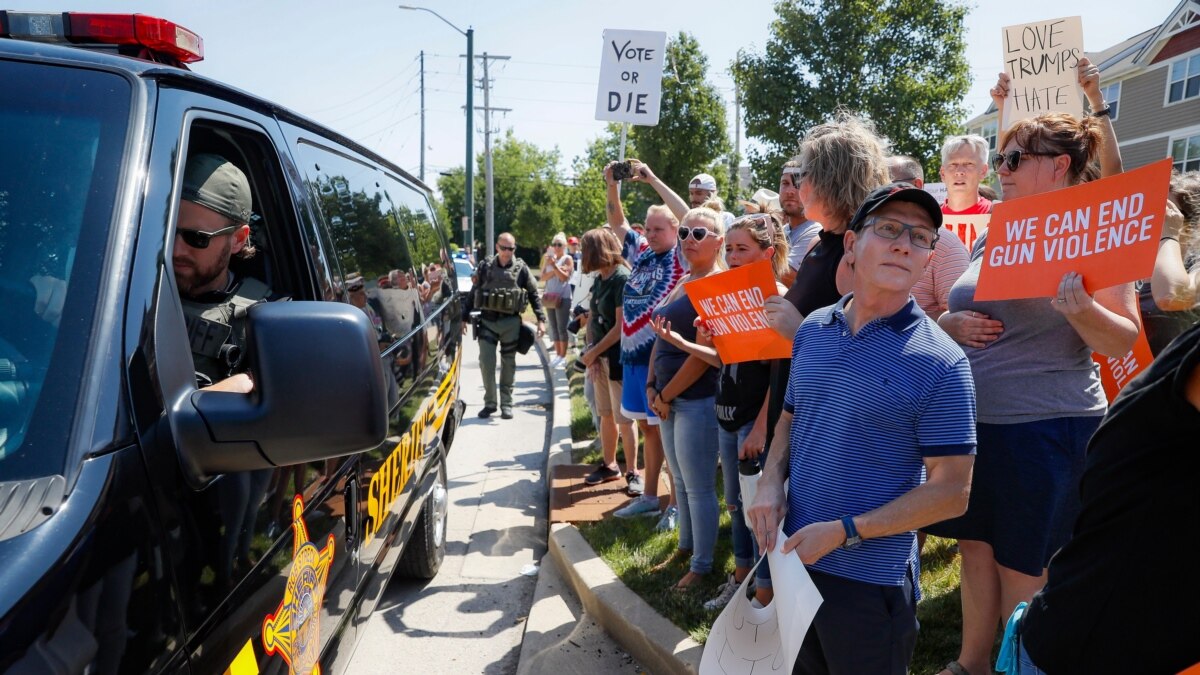 US Mass Shootings Renew Fight Over Gun Legislation