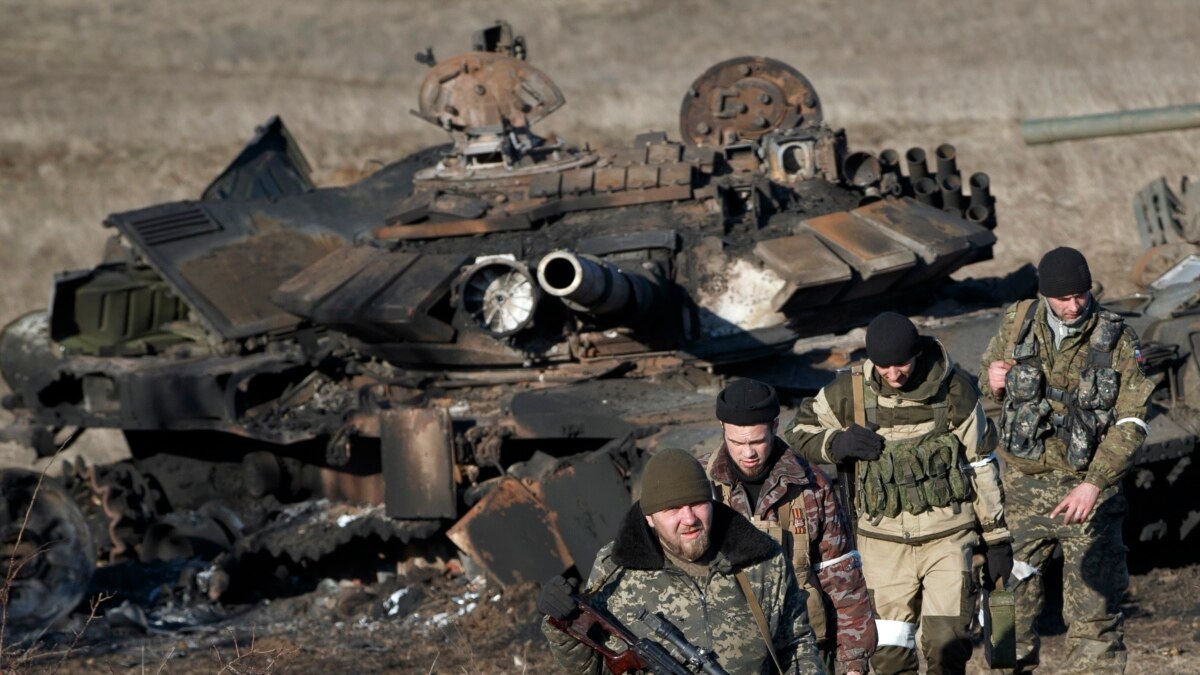 Ukraine: Rebel Attacks Halt Weapons Pullback