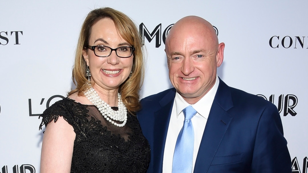 El Divorcio Del Astronauta Mark Kelly Sen. Mark Kelly Inducted Into