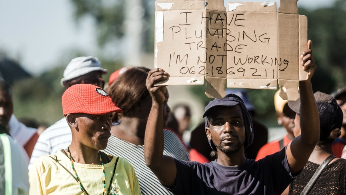 Vanishing Jobs for Young Could Create 'Lockdown Generation’