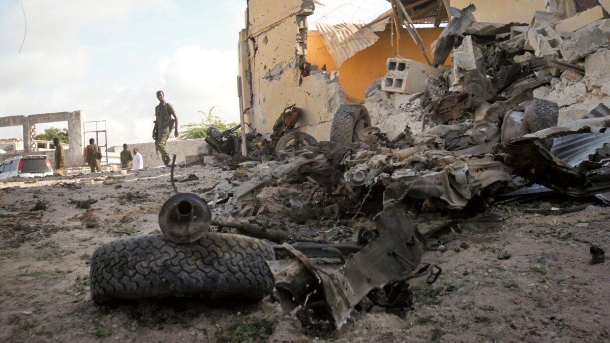 Extremists Attack Mogadishu Compound