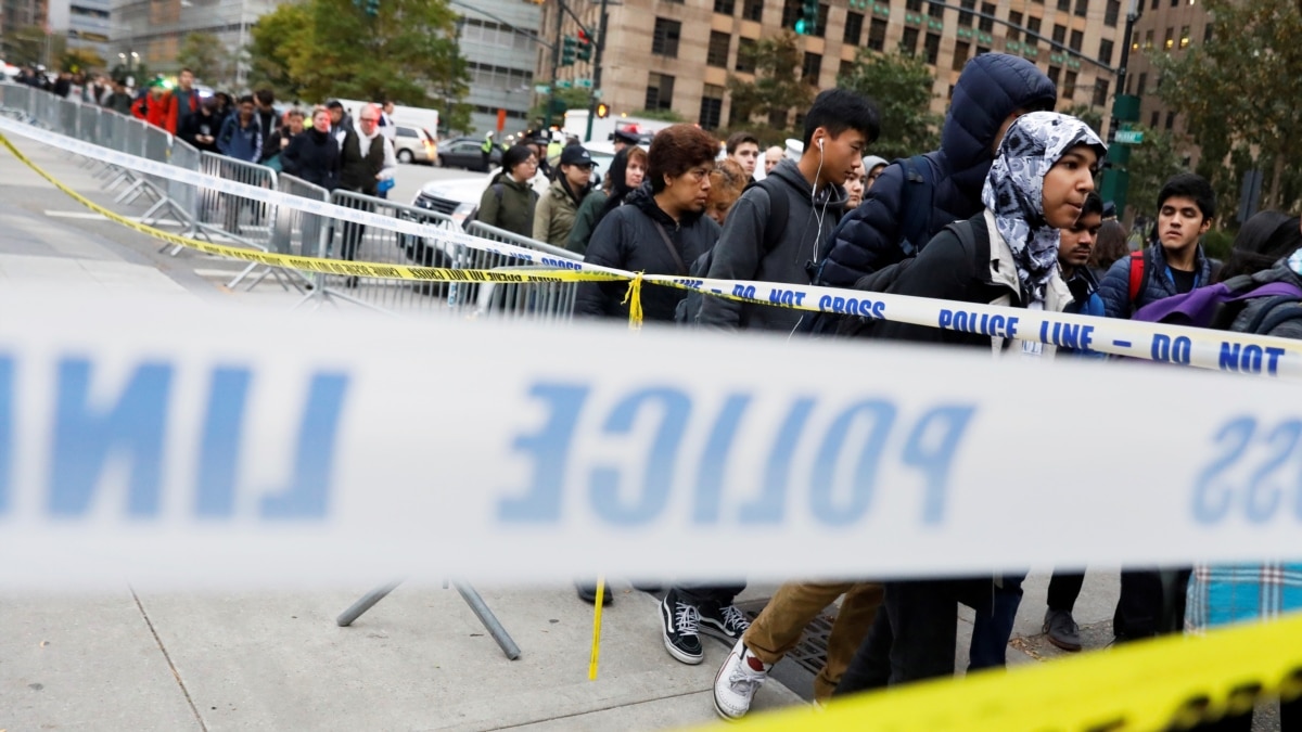 New York Cop Hailed as 'Humble Hero' for Stopping Attacker