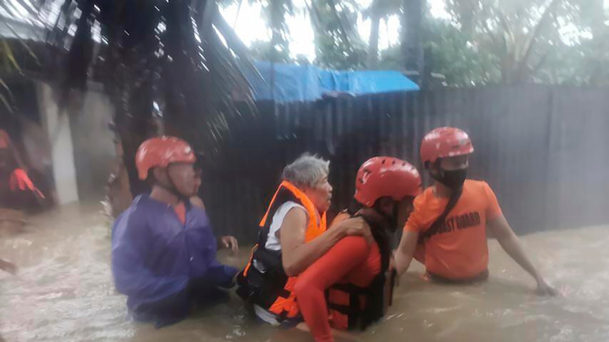 Storm Kills 3, Displaces Thousands in Philippines