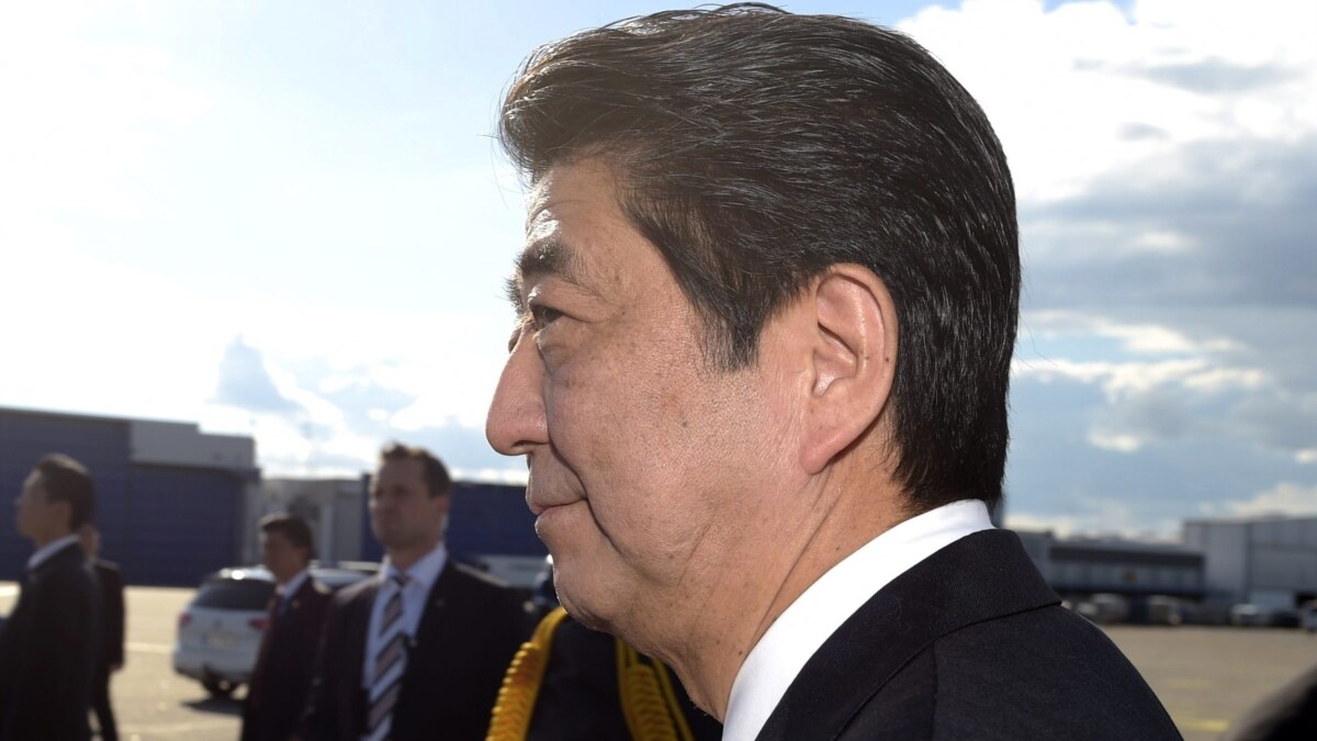 Japan's Leader Sees Popularity Sink, Seeks Cabinet Shuffle