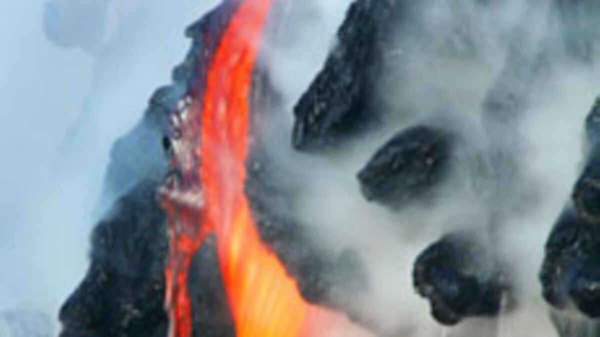 Volcanoes and More: A Visit to Two National Parks in Hawaii