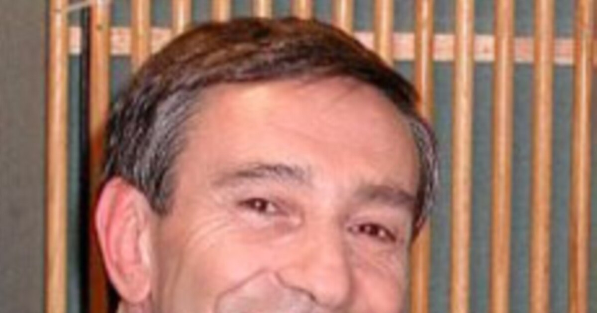 Longtime VOA Broadcaster Ferdinand Ferella Dies