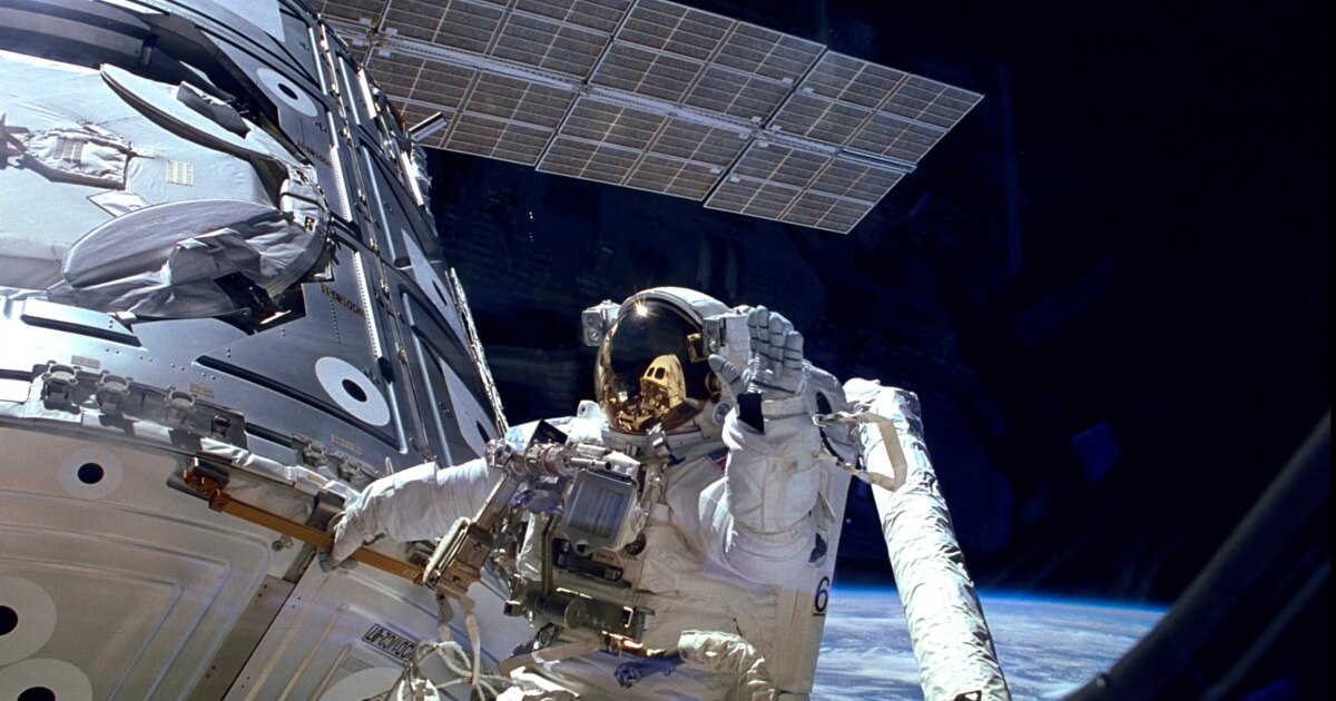 US Astronauts Finish Stage One Spacewalk