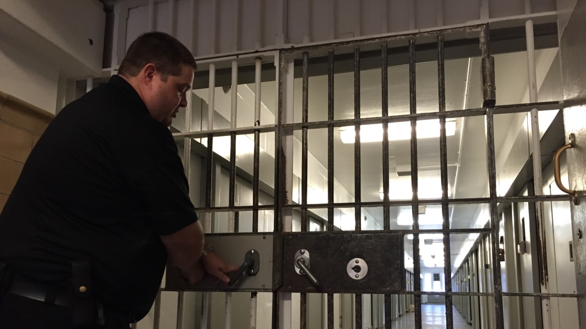 US Moves to Ease Path of Prisoners Returning to Society