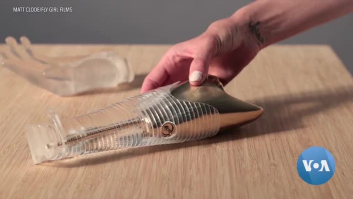 Technology-Infused Fashion Points to Changing the Way We Dress and Live