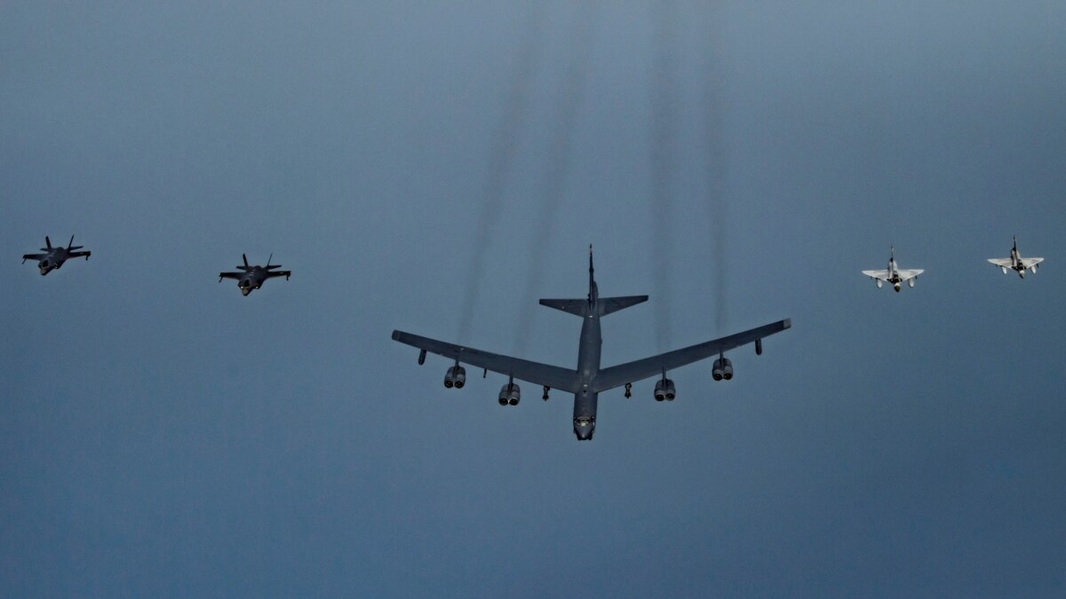 미 전략폭격기 B-52H 4대 괌 전개