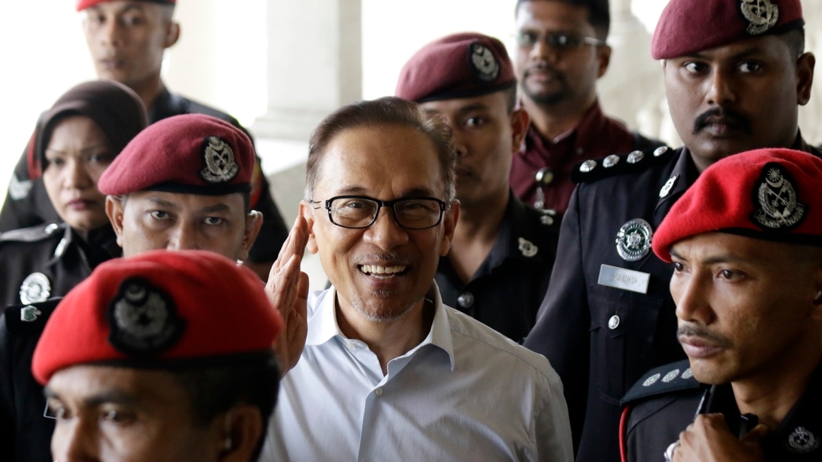 Malaysian Politician Anwar Ibrahim Released from Prison