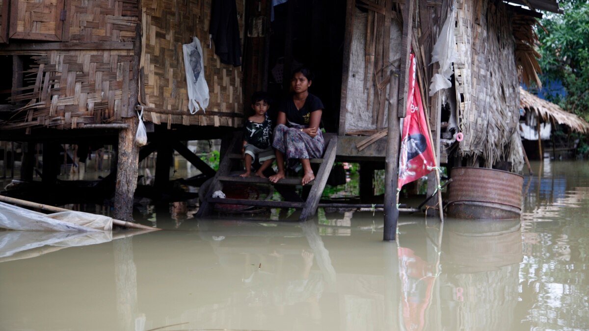 Myanmar Leader Goes to Disaster Zones as Floods Batter Countryside