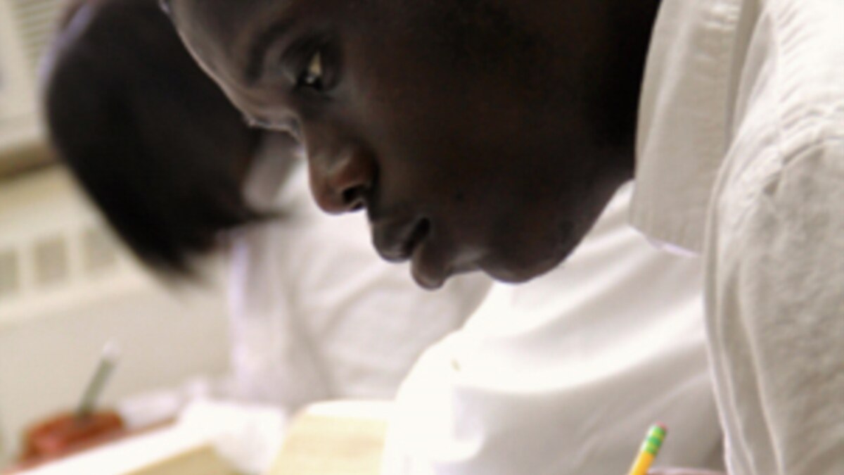 Drop-In Program Gives Drop-Outs a Second Chance