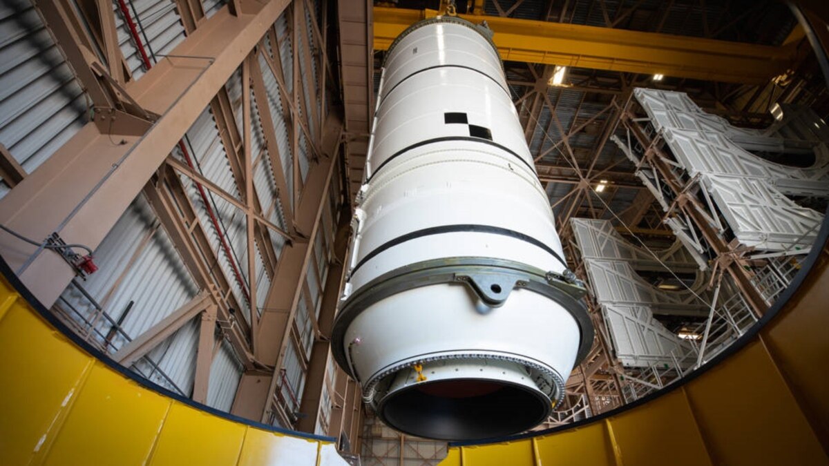 NASA to Test Moon Rocket Core Stage