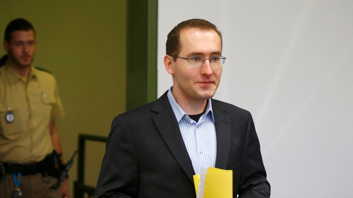 German on Trial Accused of Giving CIA 200 Secret Documents