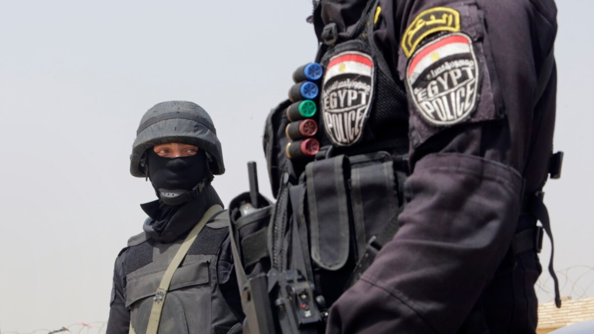 Egypt Court Sentences 7 to Death Over Links to IS