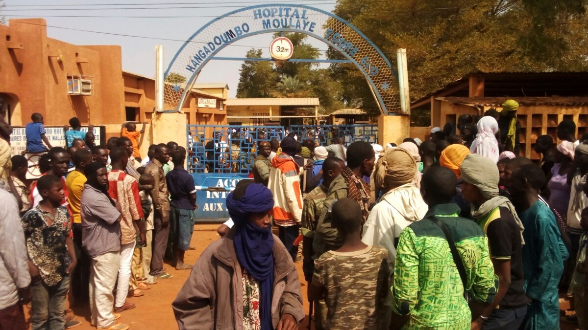 Al-Qaida-linked Militants Claim Responsibility for Mali Suicide Bombing