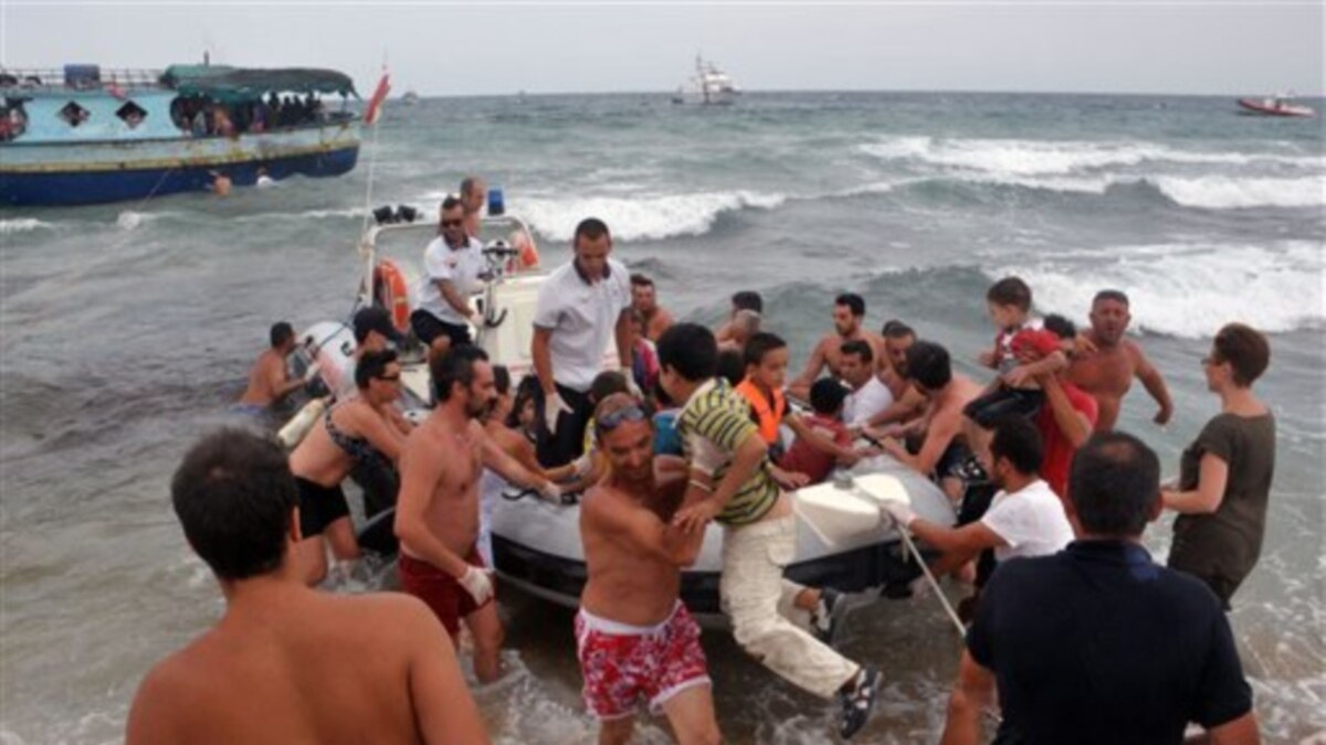 Hundreds of Migrants Rescued Off Italy