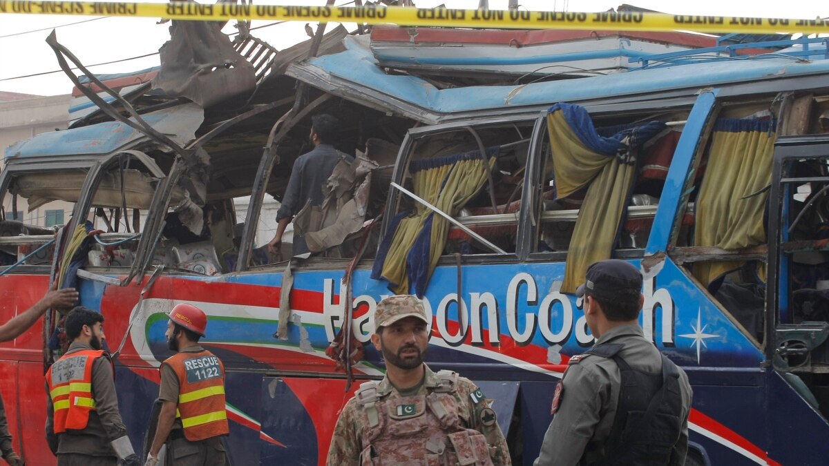 Bus Bombing Kills 15 in Pakistan
