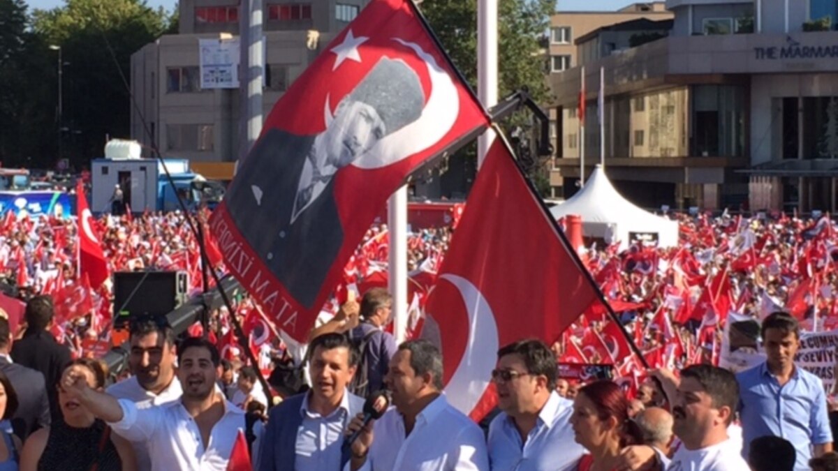 Turkish Ruling Party, Opposition Party Hold Joint Rally in Show of Unity