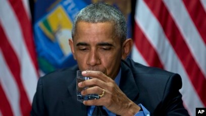 Barack Obama Drinkt Obama At G 7: West Must Stand Up To 'Russian