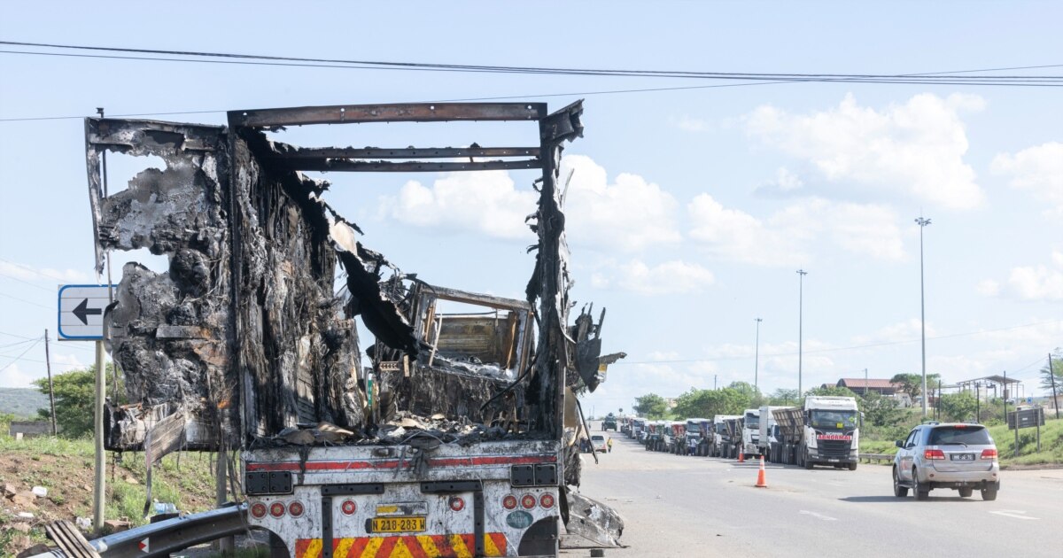 Mais de 200 reclusos libertados por manifestantes em três cadeias de ...