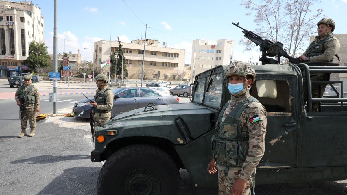 Jordanian Army Guards Cities ahead of Curfew