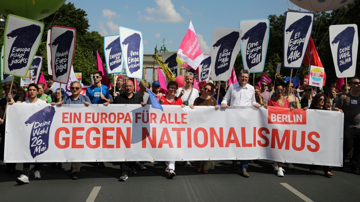 Tens of Thousands Rally Against Nationalism Before EU Votes