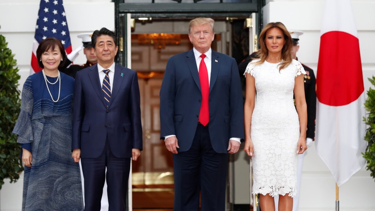 Trump, Abe Cap Visit With Golf Outing