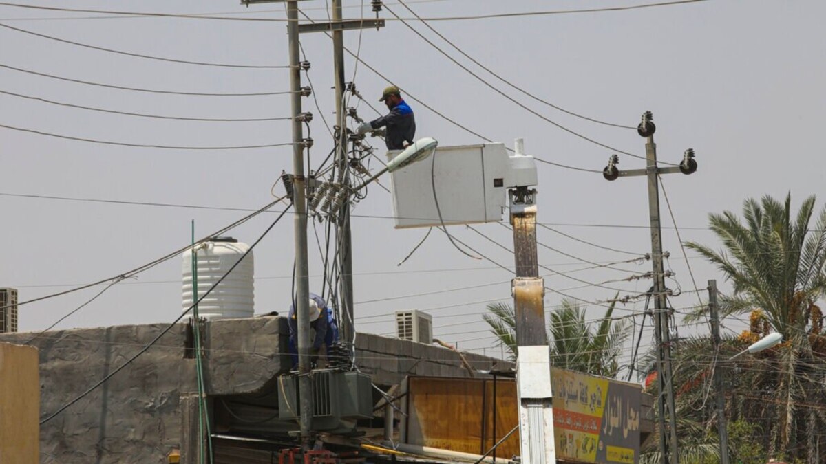 Iraqi PM Vows to Target Terrorists Attacking Electricity Grid