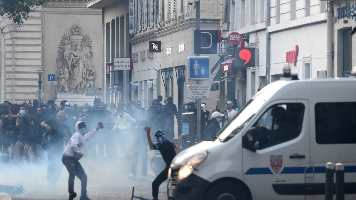 French Cop Gets Bigger Donations Than Killed Teen's Family