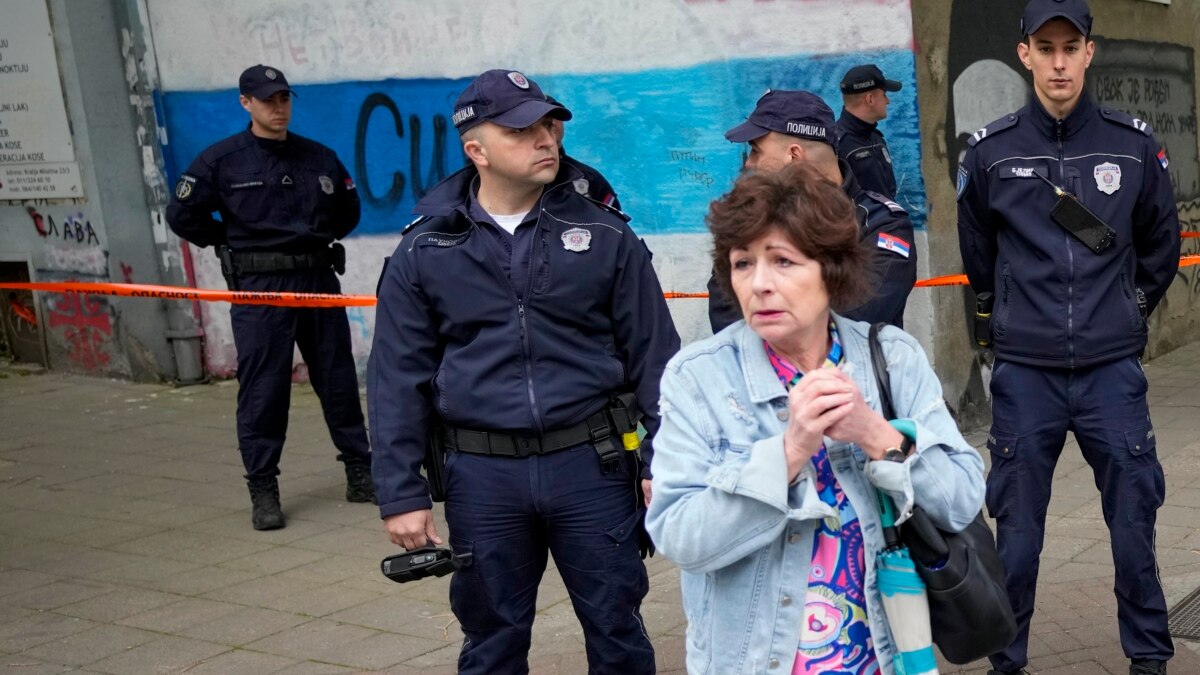 Ученик пукал врз ученици и вработени во основно училиште во Белград