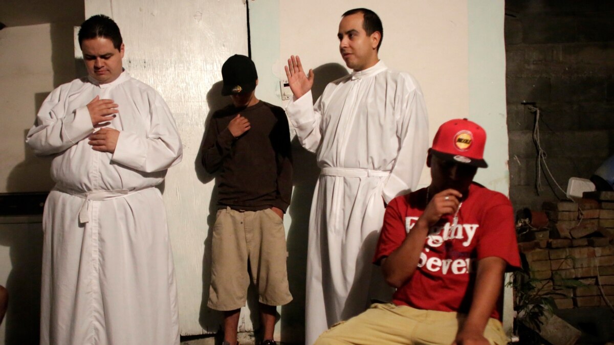 Budding Priest Calls Troubled Mexican Youth to Join 'Gang of Christ'