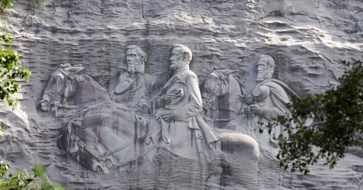 Georgia Closes Park with Confederate Sculpture