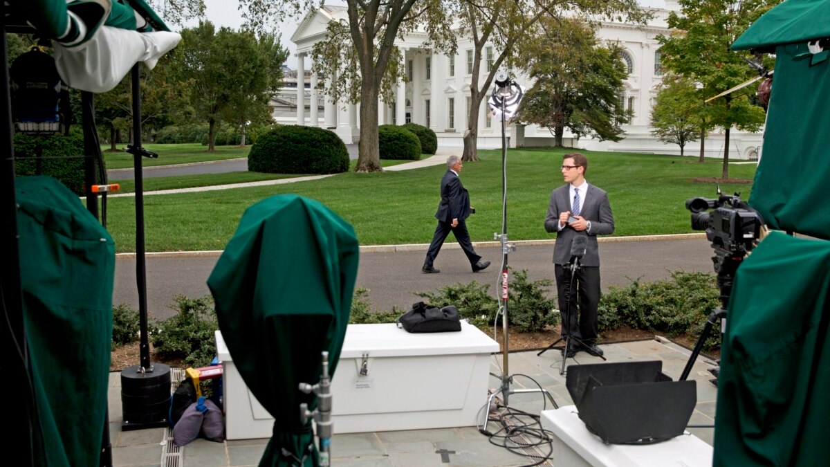 Fence-jumper Ran Through Main Floor of White House