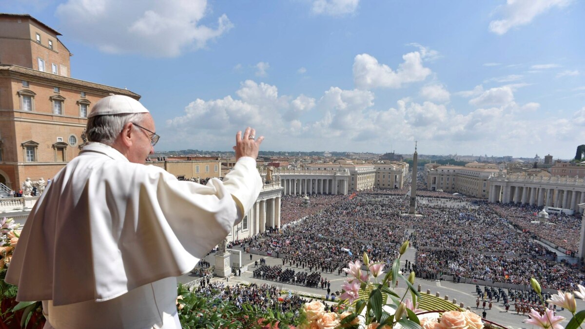 En images: Le pape François célèbre la messe de Pâques au Vatican