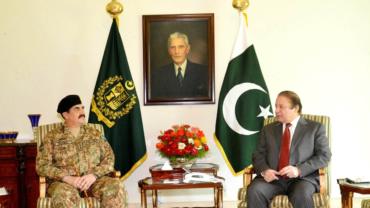 Pakistan Army Chief Holds Off Generals Seeking PM's Ouster