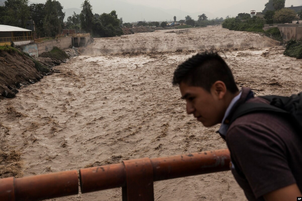 Dozen Die in New Round of Peru Flooding