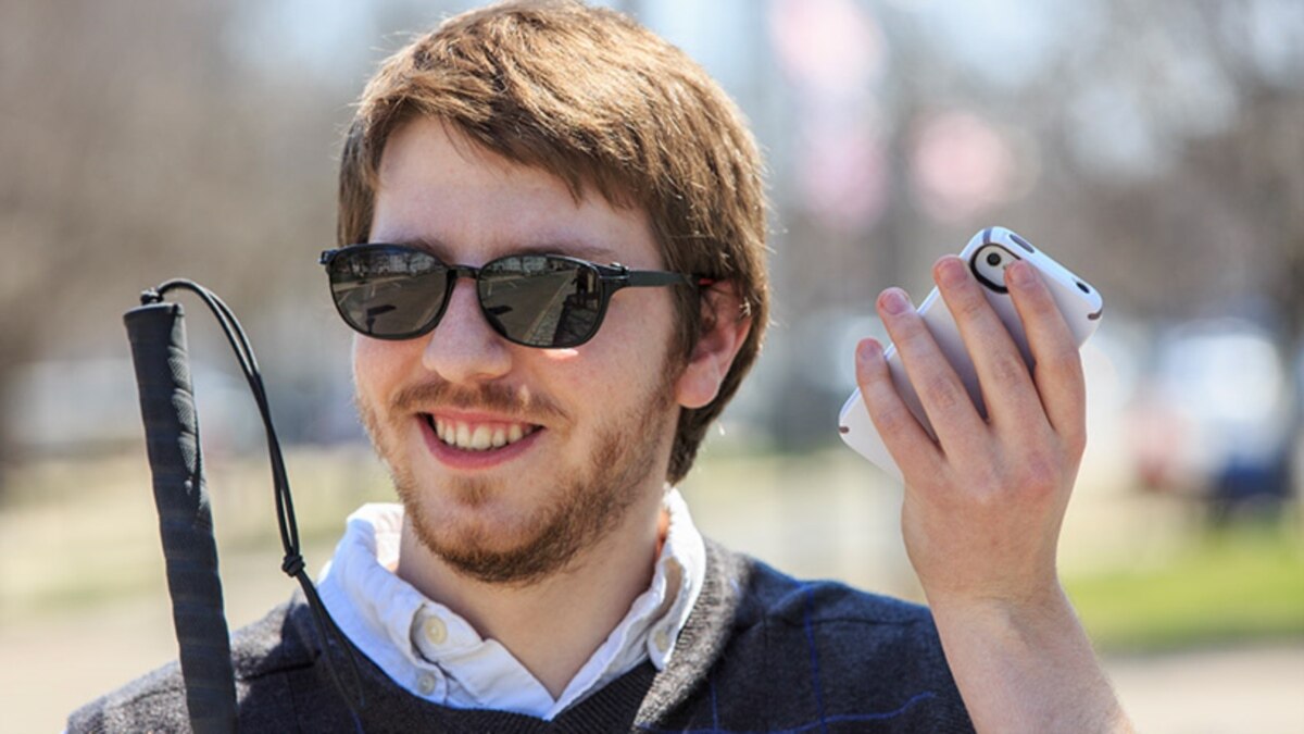 New App Helps Blind People Know the World Around Them