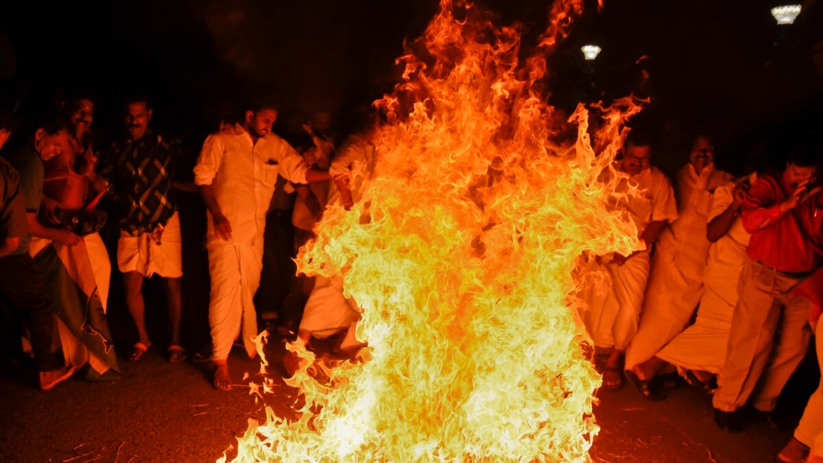 Protests in India after Women Enter Hindu Temple