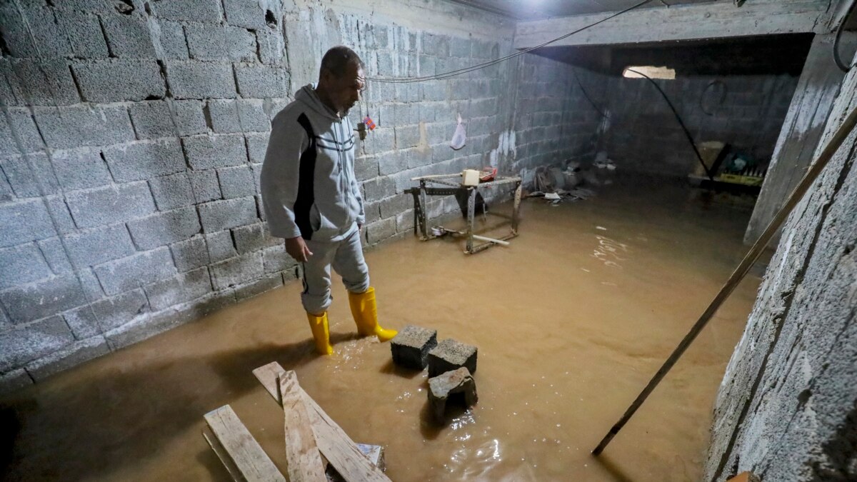 Groundwater Floods Coastal Town in Libya