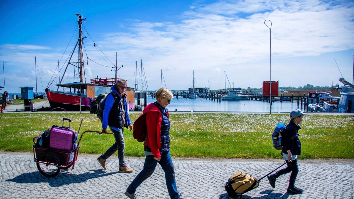 Germany Divided over Plans to Nix Rules Despite Outbreaks