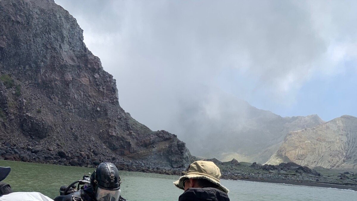 Specialists Hope to Recover Last 2 Volcano Victims in New Zealand
